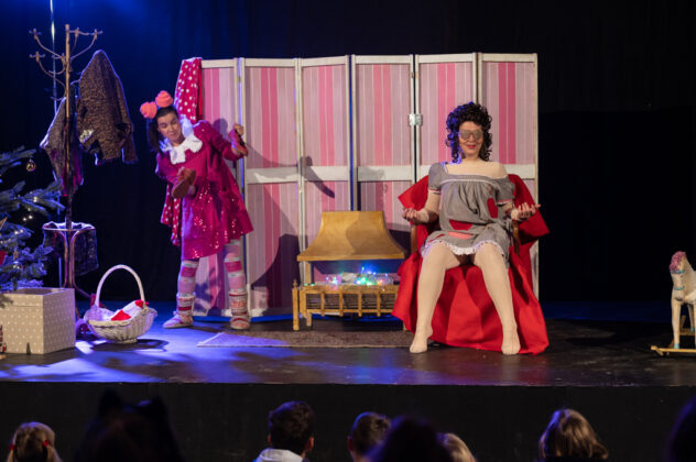 U subotu u Domu kulture dječja predstava: LARINA BOŽIĆNA BAJKA - KAZALIŠTE TVORNICA LUTAKA ...